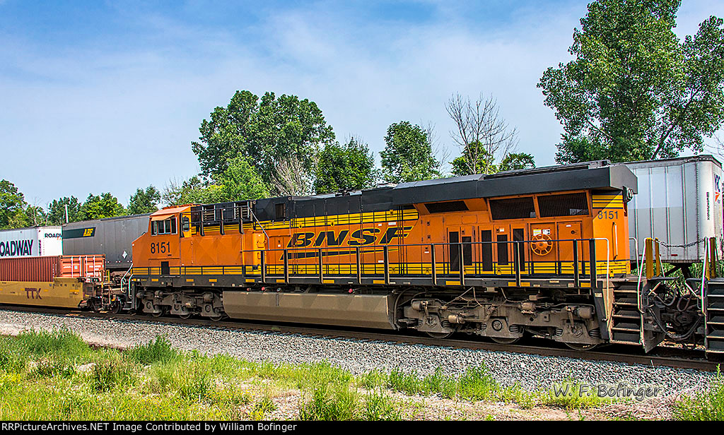 BNSF 8151